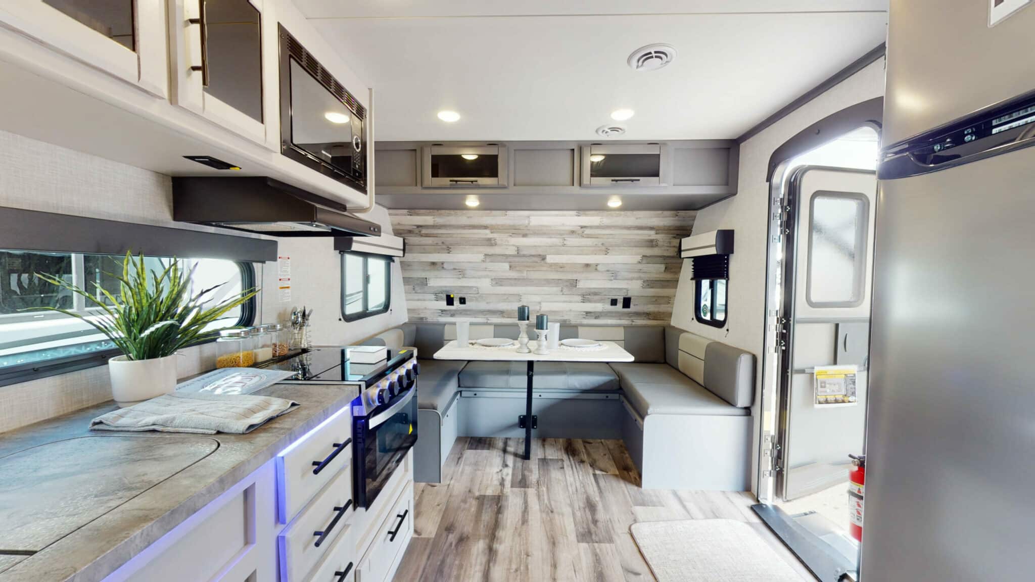 Luxury Fifth Wheel Campers That’ll Blow Your Mind!