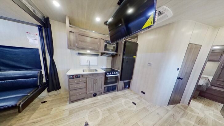 Genesis Supreme RV: Travel Trailers, 5th Wheels & More