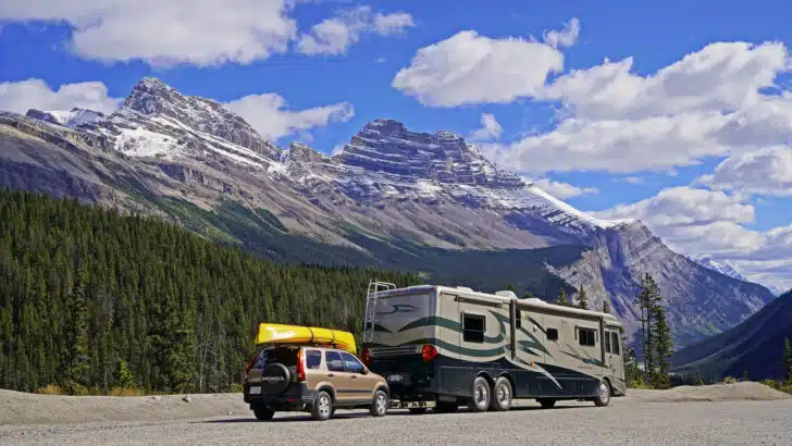 A Complete Guide to RVing North Across the US-Canada Border